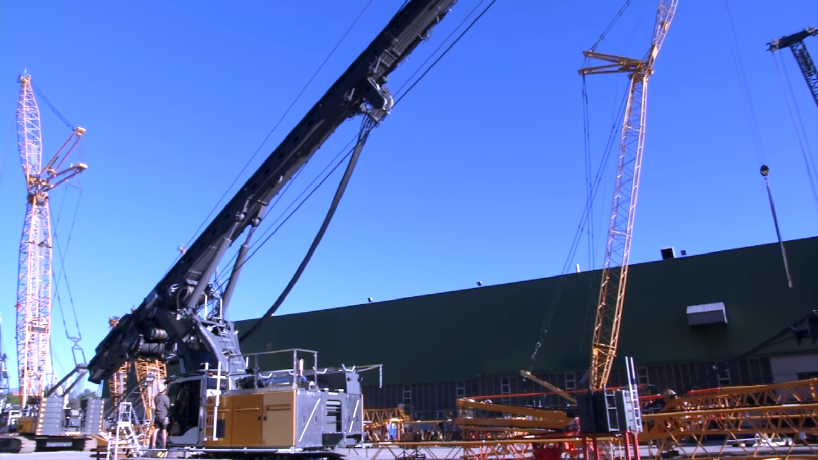 Disassembling Liebherr heavy duty drilling rigs | Industrial Vehicle ...