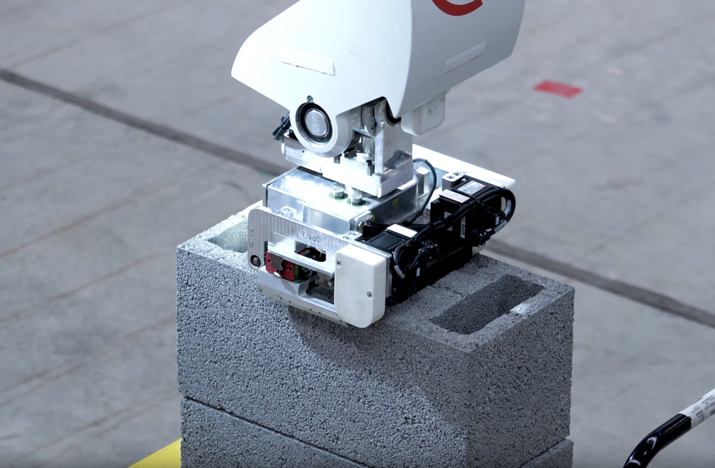 World’s first fully automated bricklaying robot | Industrial Vehicle ...