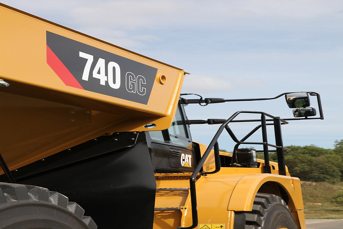 Caterpillar introduces 40-ton ADT | Industrial Vehicle Technology ...