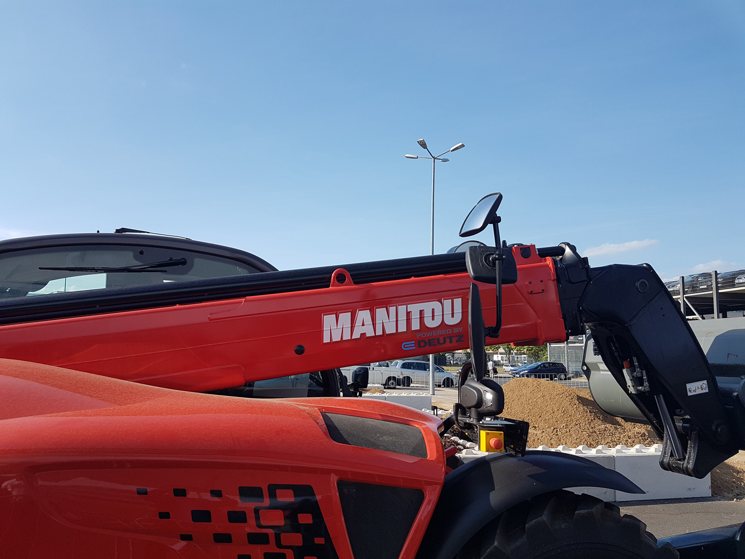 Manitou and Deutz unveil prototype electric telehandler | Industrial ...