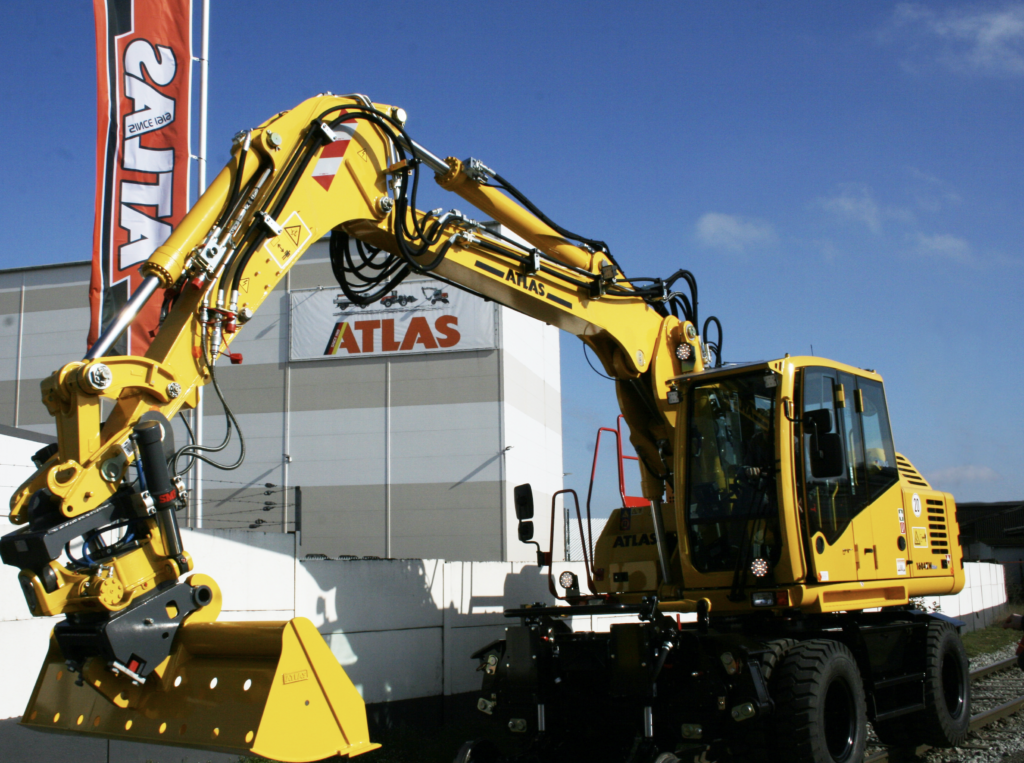 Atlas debuts flexible and safe new rail-road excavator | Industrial ...