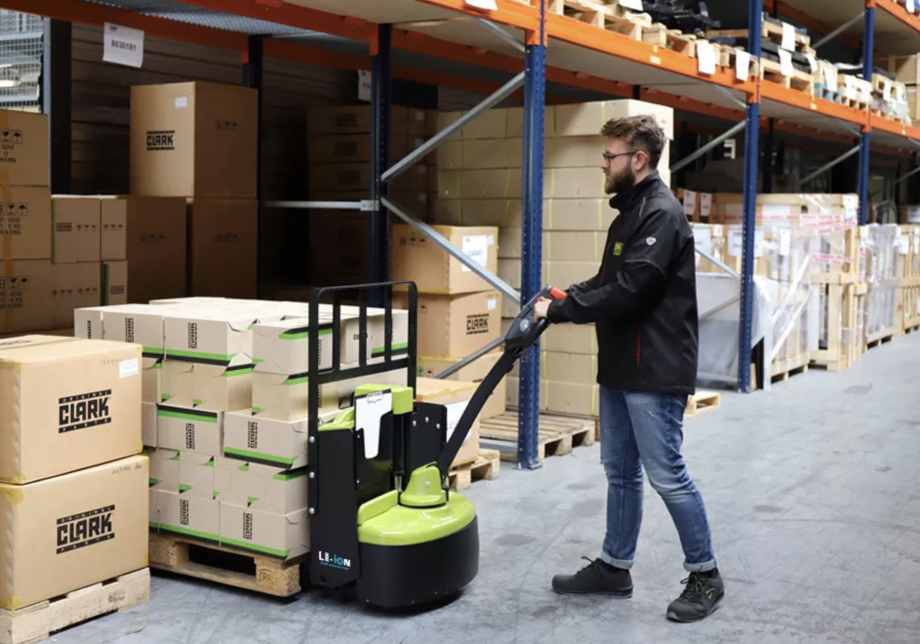 Clark presents new low-lift pallet trucks with lithium-ion technology ...