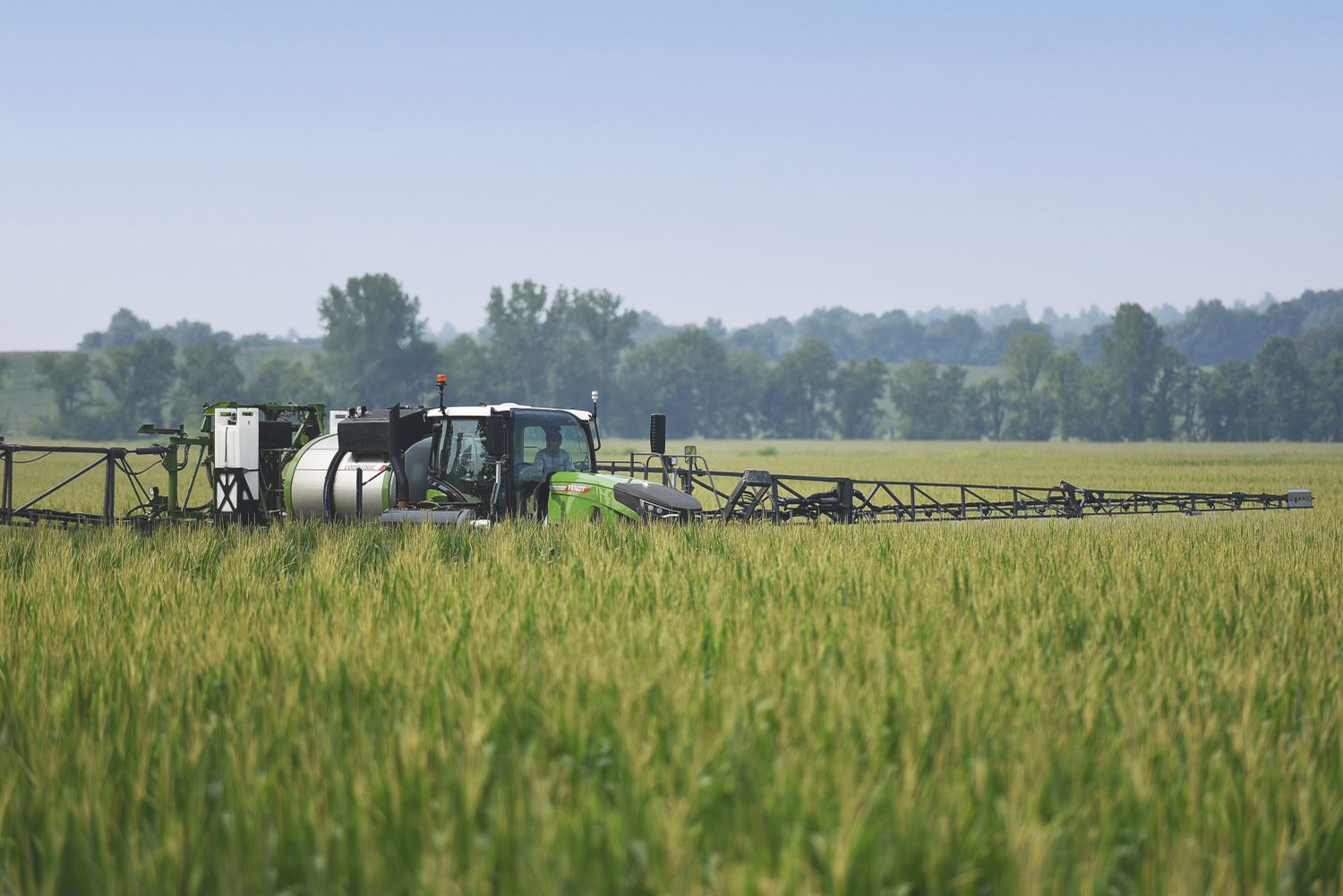 Full details of new, 'first of its kind' Fendt 900 Series Rogator range ...
