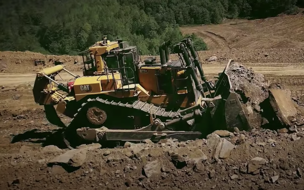 VIDEO: Caterpillar unveils 'world’s largest electric drive dozer ...