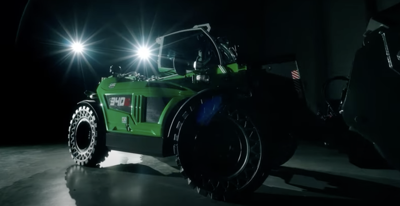 VIDEO: Sennebogen's striking new telehandler | Industrial Vehicle ...