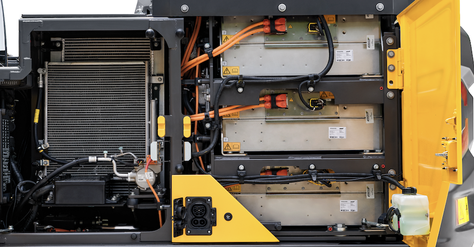 FEATURE: The world's largest battery electric excavator available to ...